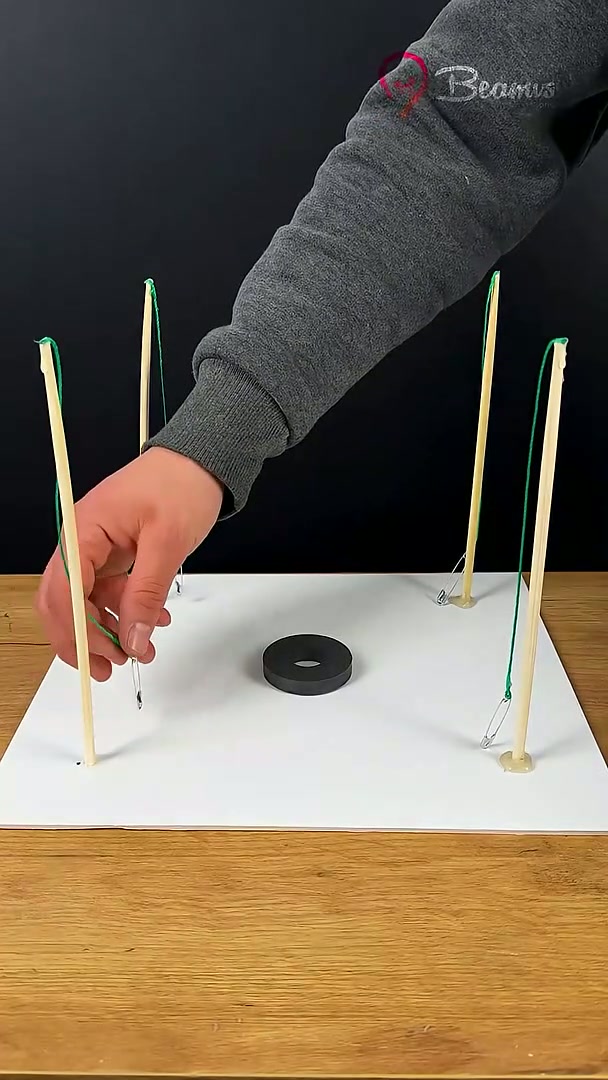 Magnetic energy trick using pins #easy #magnet #pins #trick