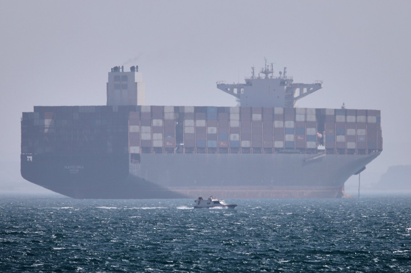 US tries to force open the Strait of Hormuz as the UAE comes under ...
