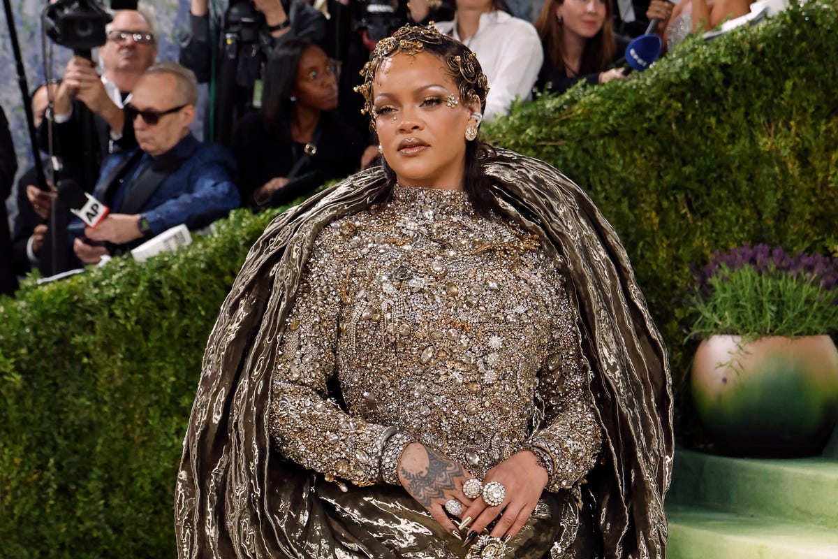 'Iced Nails' Are 2026's Met Gala's Simplest Manicure, How To Recreate ...