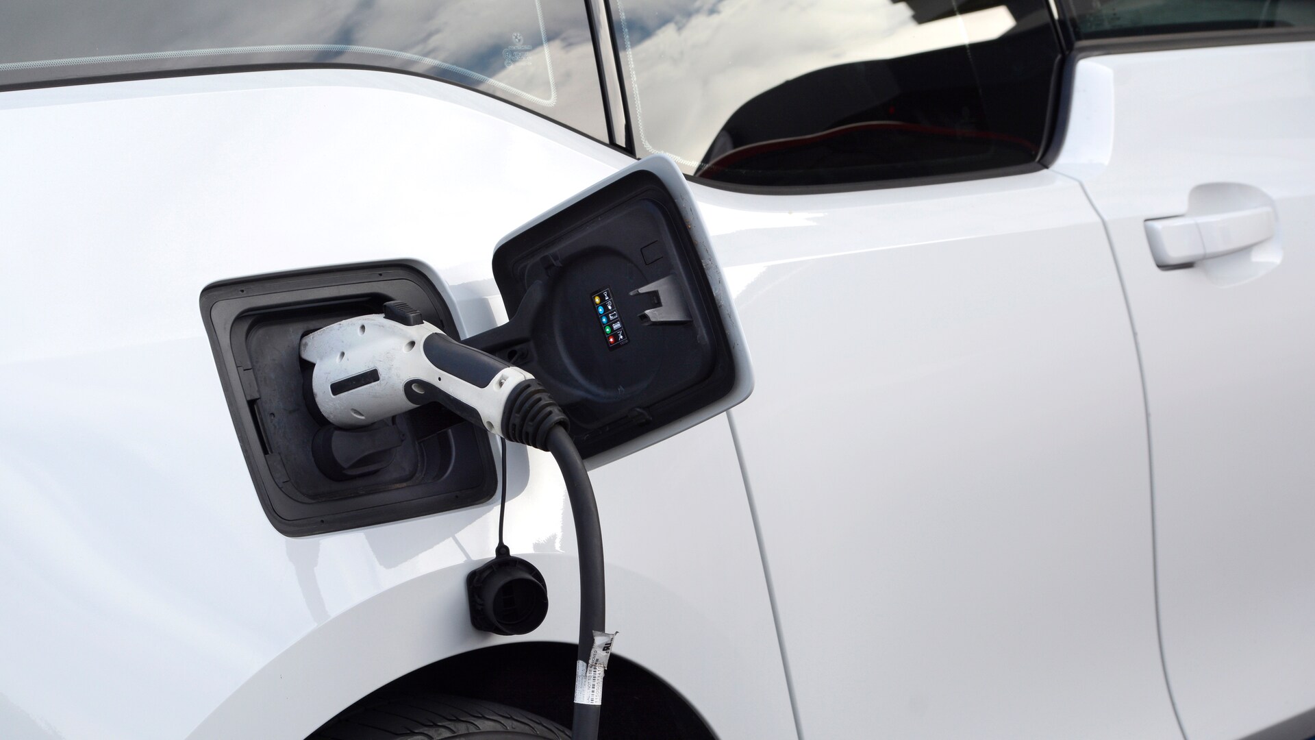 Welcher Akku steckt in meinem E-Auto? Neues Tool soll wichtige Frage klären