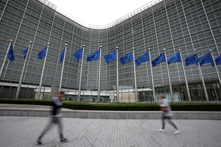 Η νέα στρατηγική της Κομισιόν κατά της φτώχειας: Καταπολεμήστε την ...