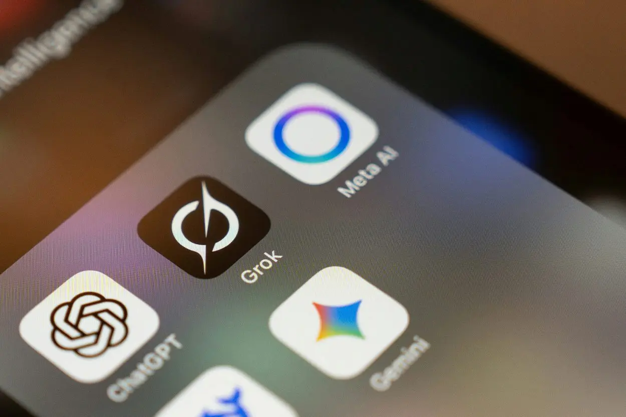 Google rediseña Gemini para iPhone y se carga su Material Design
