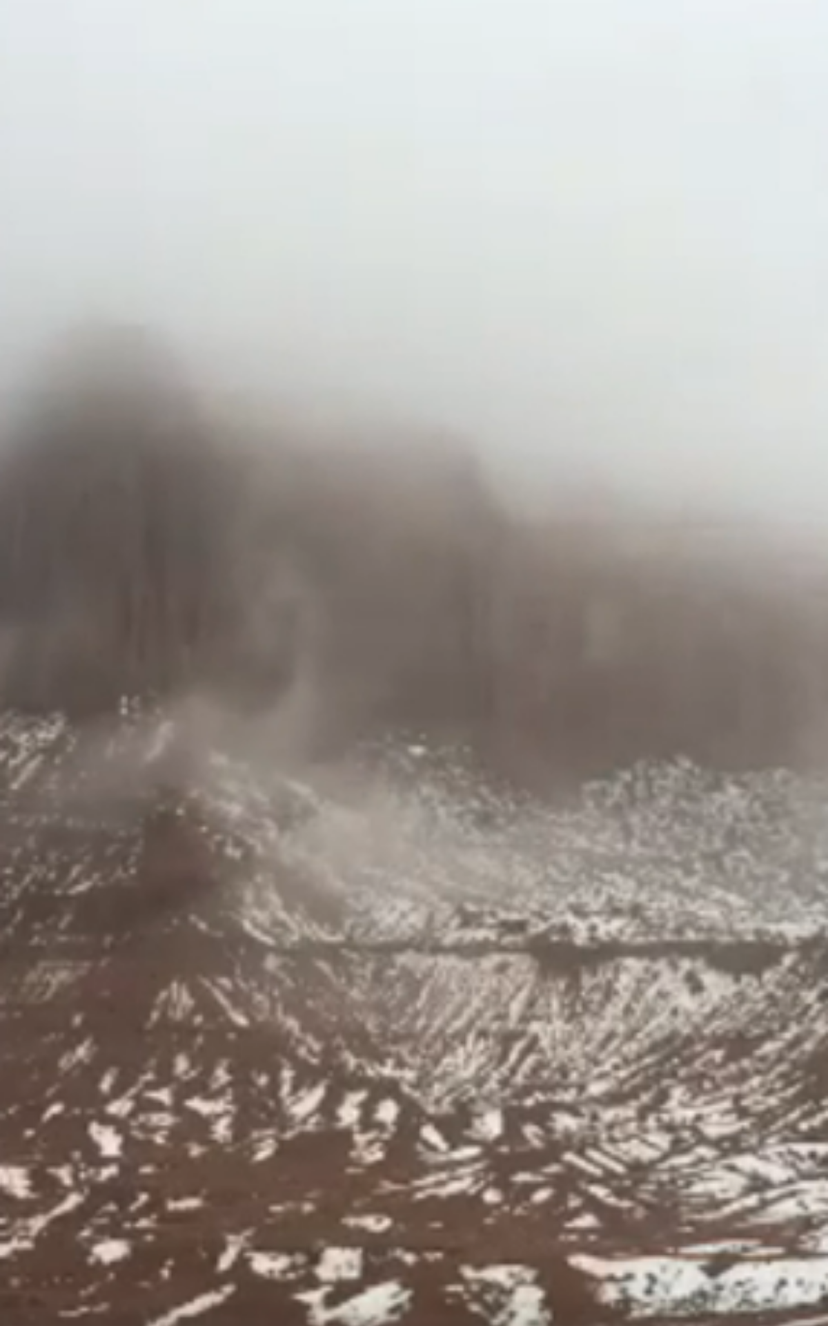 iPhone time-lapse of Monument Valley sunrise with expansive desert ...