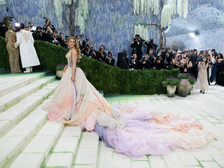 Heidi Klum und Beyoncé mit krassen Kleidern: Diese Looks der Met Gala ...