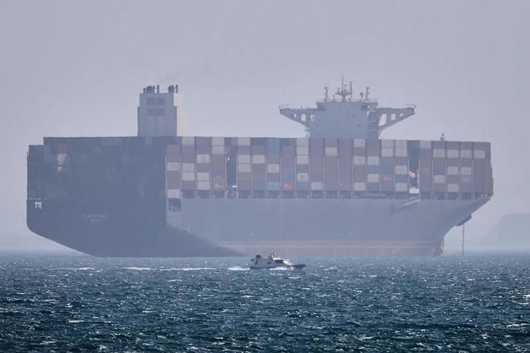 Several merchant ships ablaze in the port of Dayyer, in southern Iran