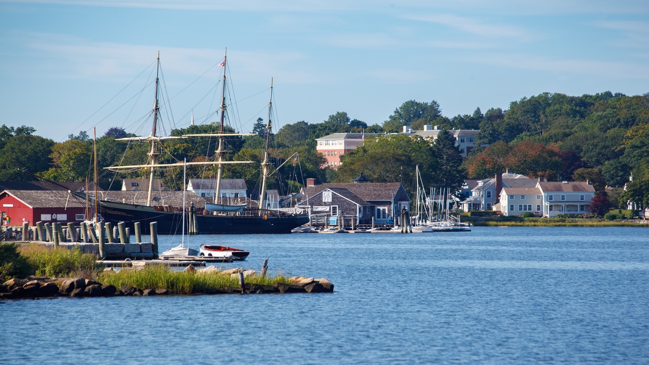 Connecticut’s Long Island Sound shore has a stone castle, beluga whales ...