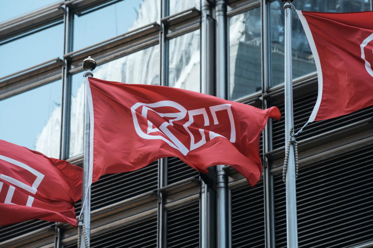Vodafone to buy out UK’s biggest operator for $5.8 billion