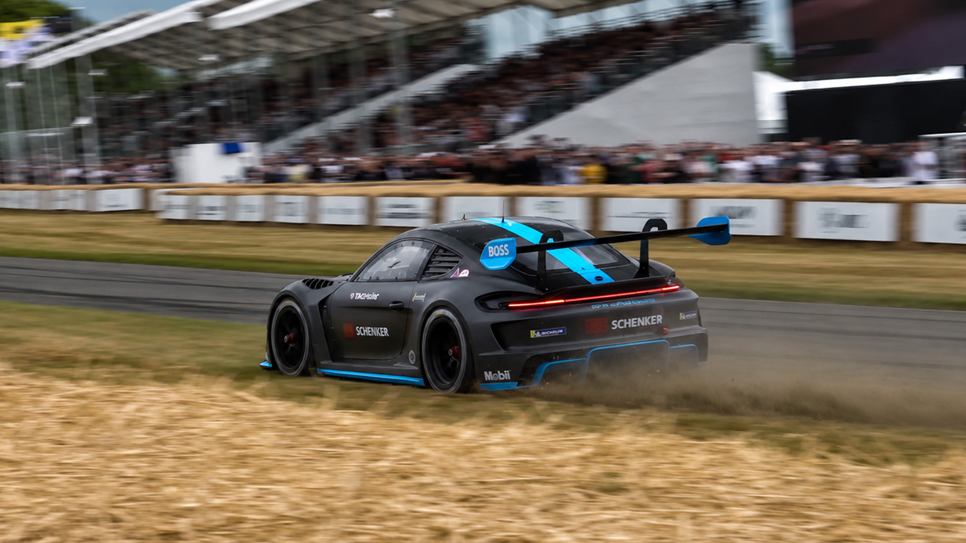 Porsche 911 GT3 loses grip on race track