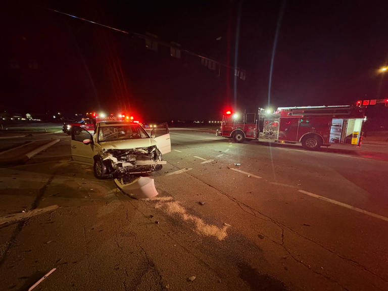 3 injured after driver allegedly runs red light, crashes into car in ...