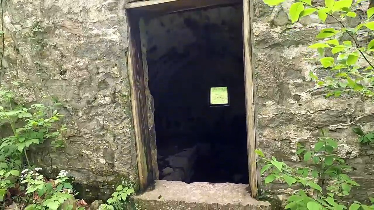 This forgotten West Virginia resort was built for the rich, then burned ...