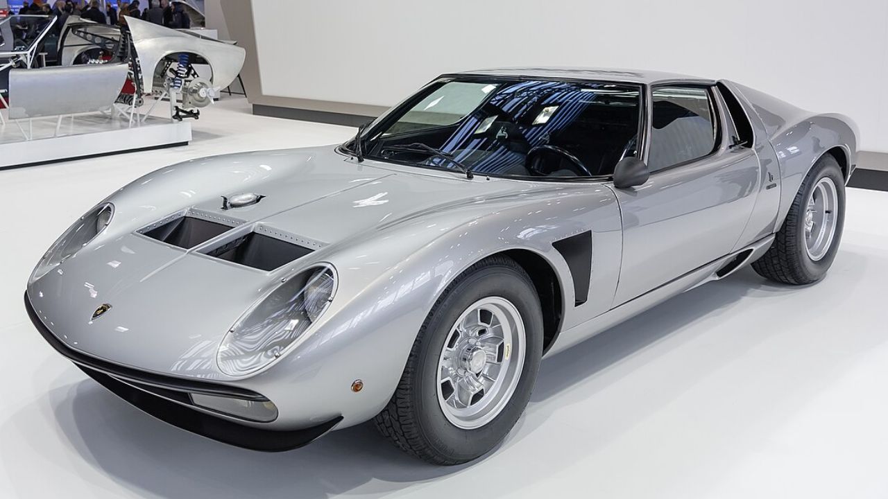 7 classic machines that still make modern cars feel sterile