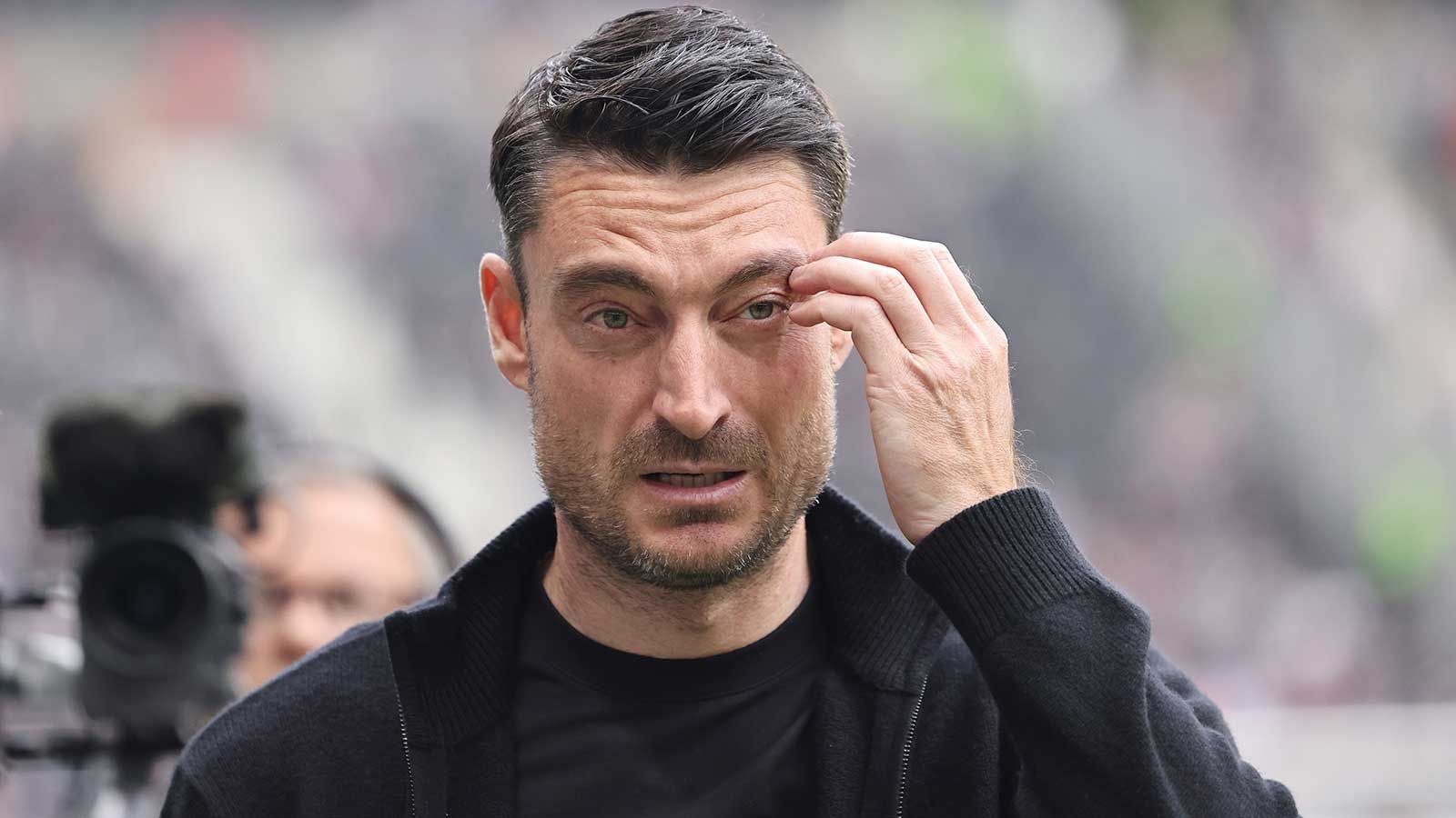 Eintracht Frankfurt trifft Zukunfts-Entscheidung um Trainer Albert Riera