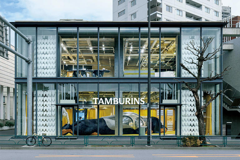 犬のモチーフが随所に! フレグランスブランド〈TAMBURINS〉の代官山旗艦店がオープン。