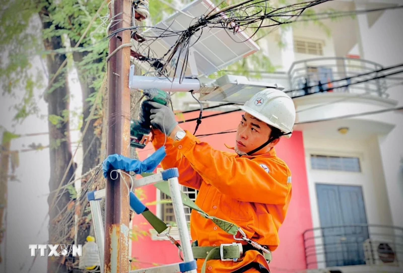 Nhà máy điện mặt trời TTC Đức Huệ 2 vận hành cơ chế mua bán điện trực tiếp