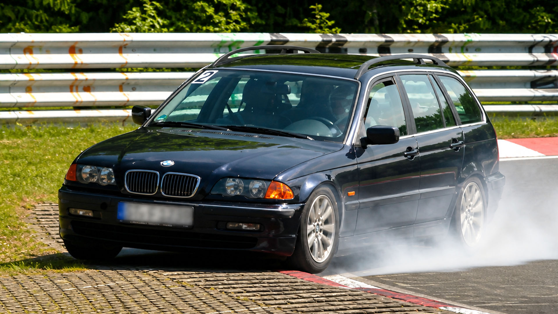 Close call slide keeps this Nürburgring moment intense and dramatic