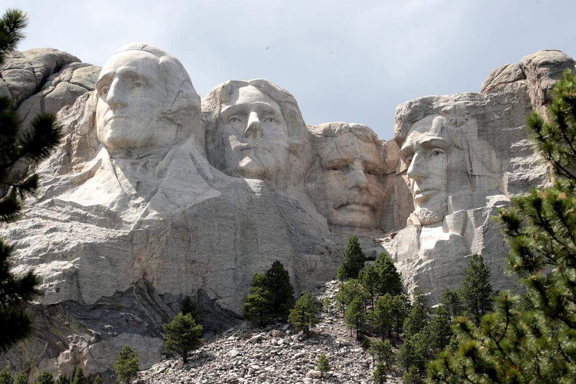 6 jaw-dropping Great Plains landmarks, from Mount Rushmore's granite ...