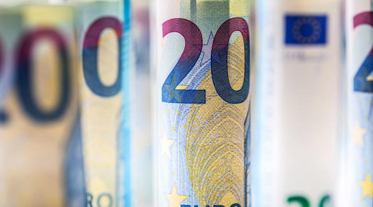 Cena ropy w górę, a za nią kurs euro EUR/PLN. Czy cena euro dziś wzrośnie?