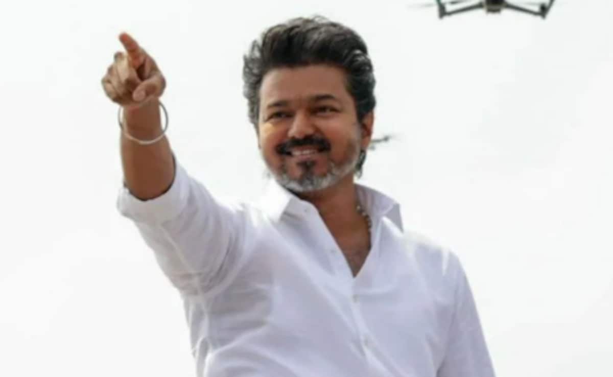 Mohanlal, Sandeep Reddy Vanga, Keerthy Suresh on Vijay's blockbuster ...