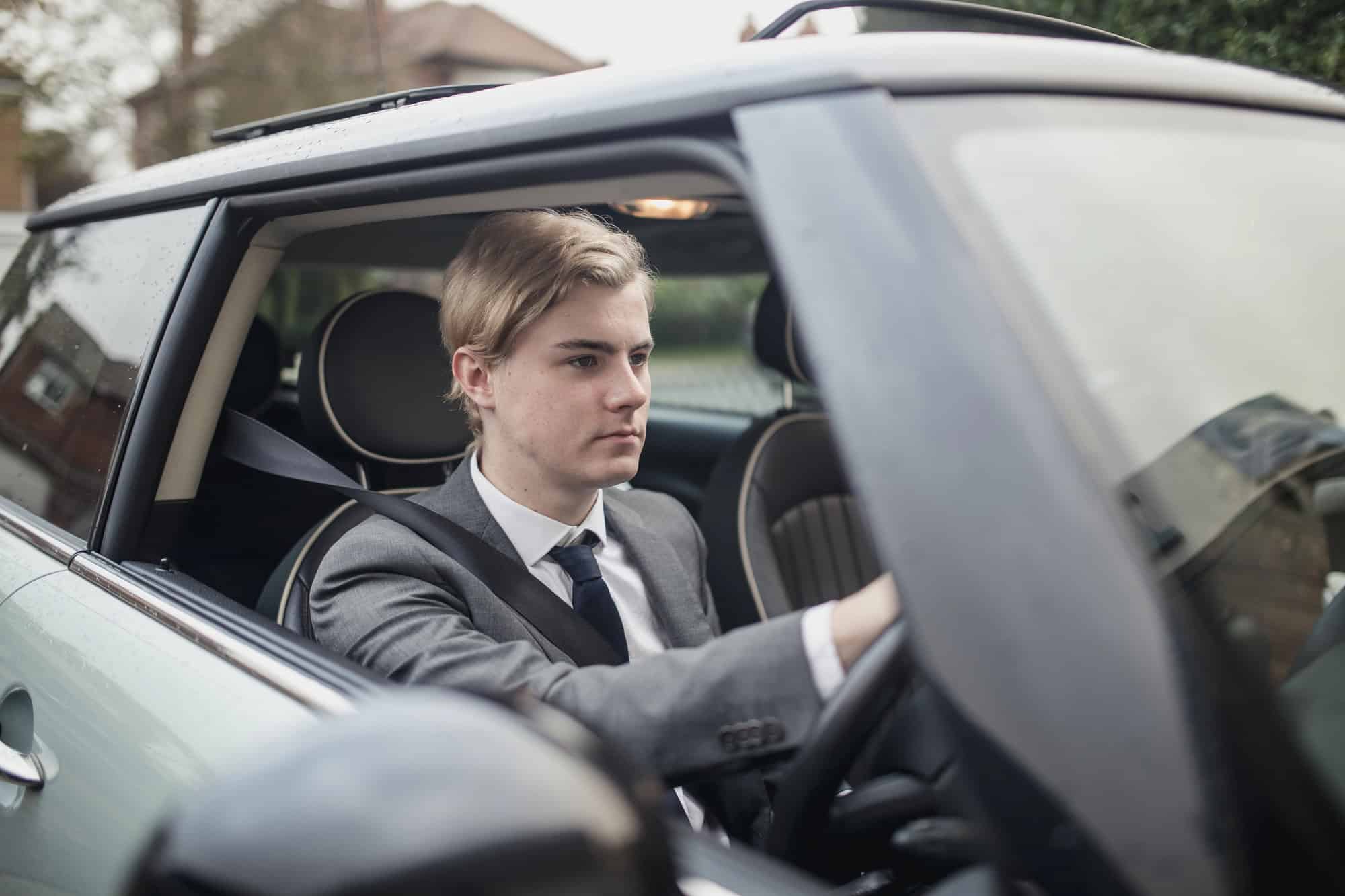 Young drivers pay nearly £2,000 a year for insurance (but you don't ...