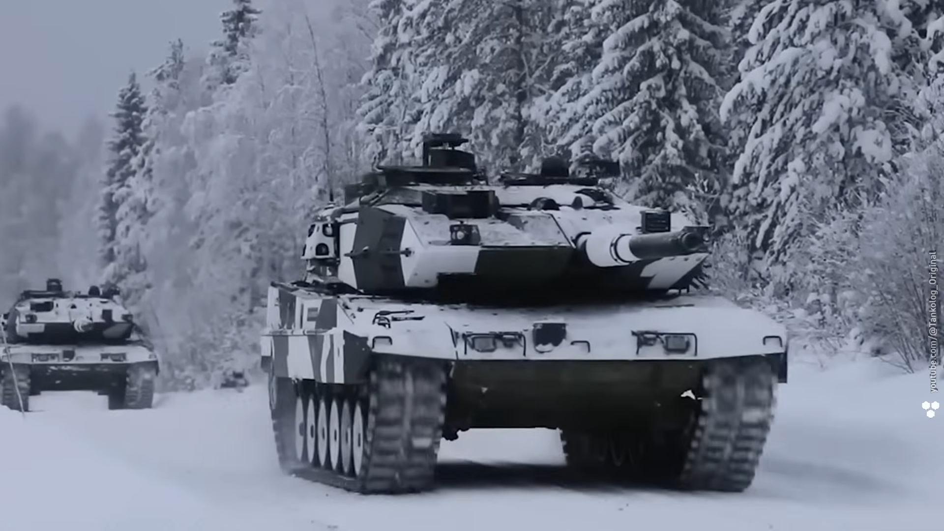 Russische Panzer treffen auf den STRV 122 und verlieren, bevor sie ...