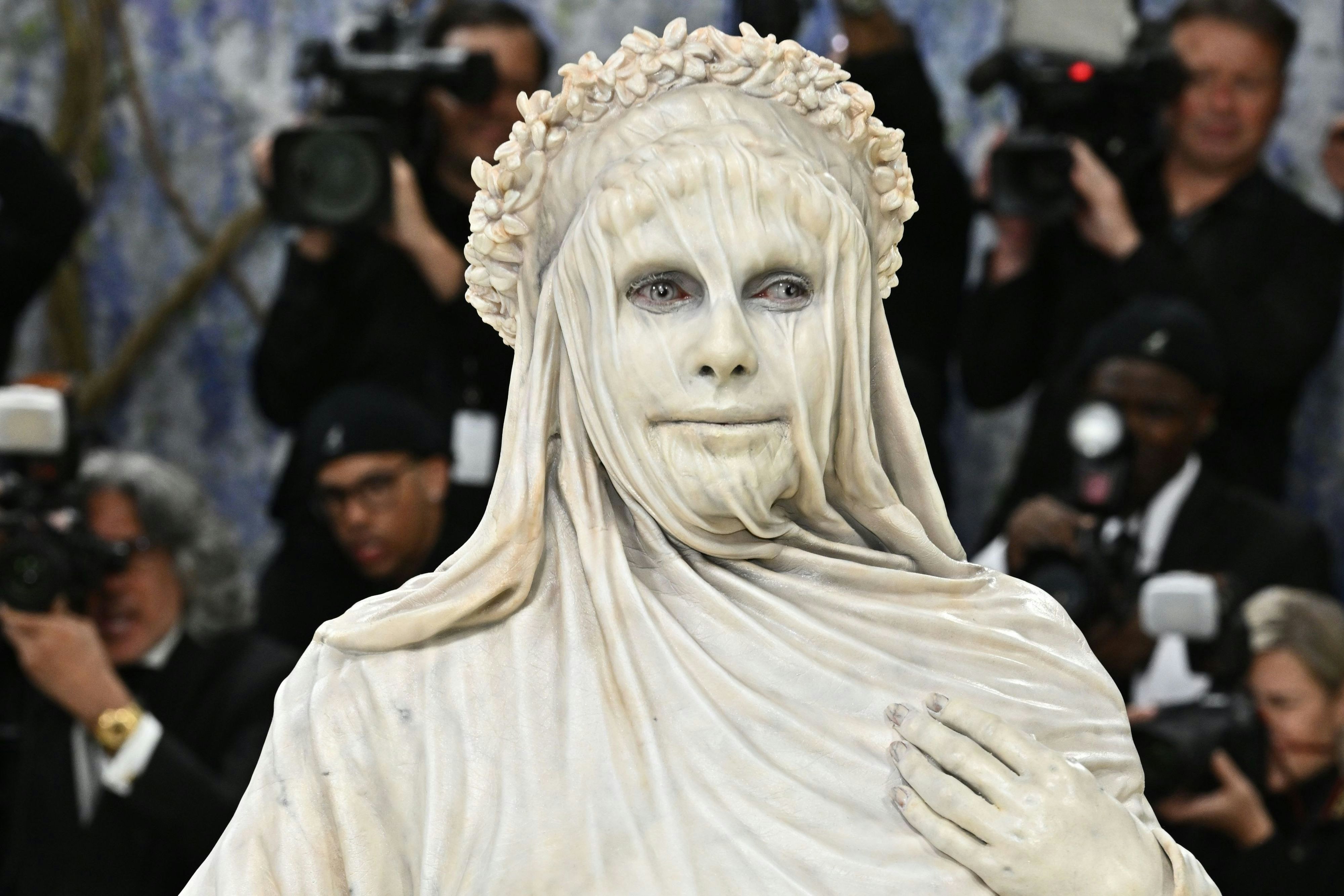 Spektakulärer Met-Auftritt: Heidi Klum zieht mit Marmor-Look die ...