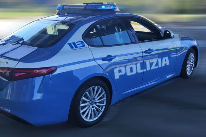 Droga nascosta in bocca e fuga dal soppalco: il blitz della Squadra ...