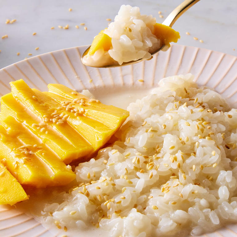 Mango sticky rice is the Thai dessert we can’t stop thinking about
