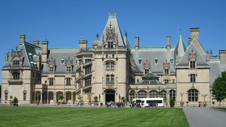 America’s largest homes: 15 estates outsize typical US house by over 70 ...