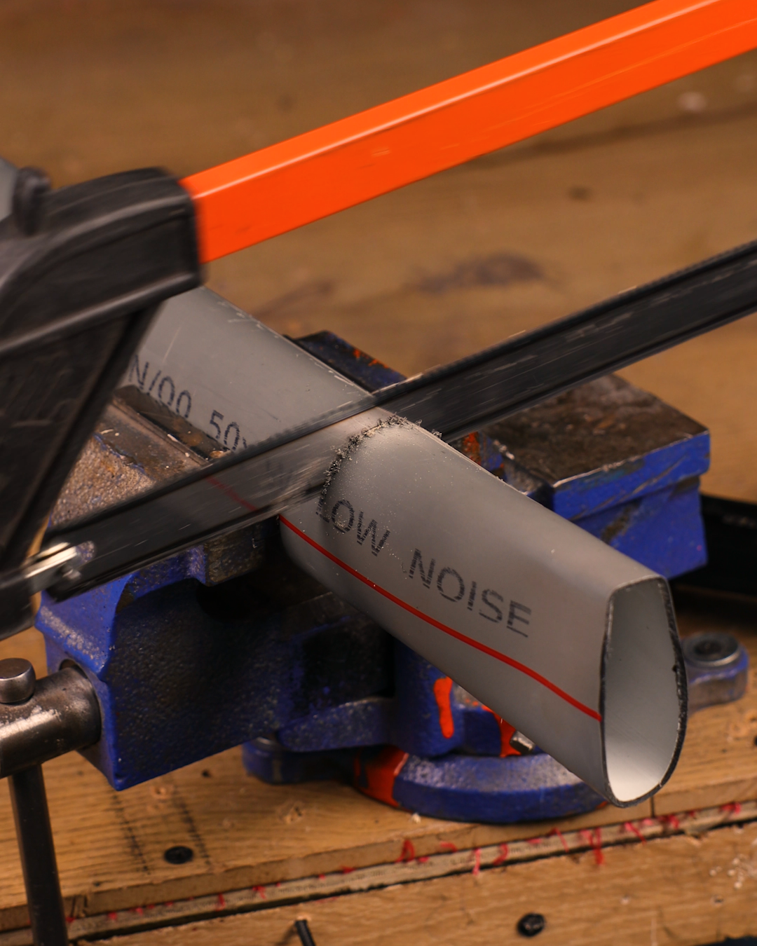 Clever hand saw storage hack for small workshops🪚