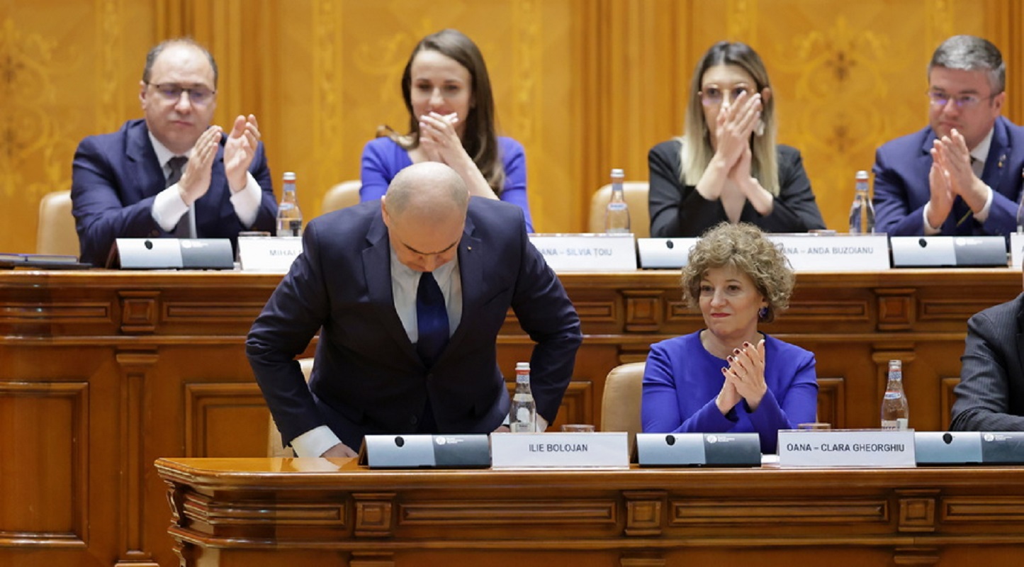 Ρουμανία: Κατέρρευσε η κυβέρνηση του Ίλιε Μπολοζάν – Τα σενάρια για την ...
