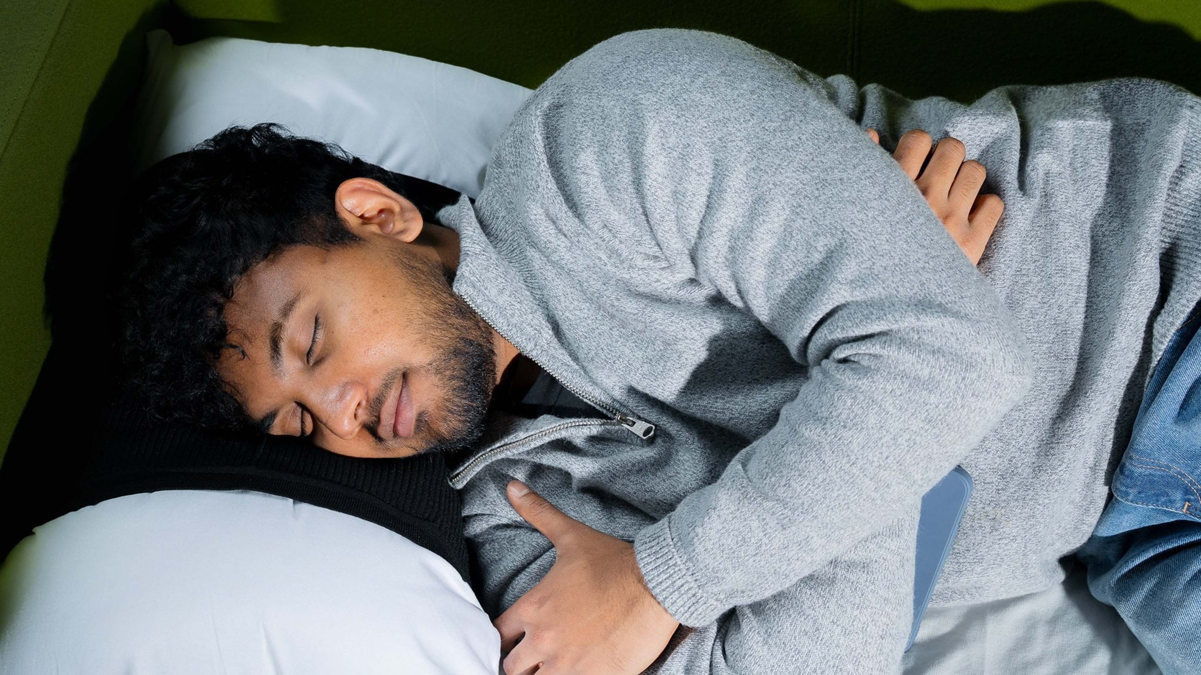 Scientists invent vibrating pillow to wake deaf sleepers during emergencies