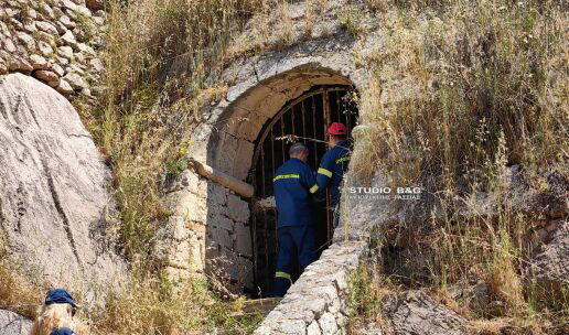 Ναύπλιο: Άνδρας εγκλωβίστηκε στην Πύλη των Τόρων - Πώς η Πυροσβεστική ...