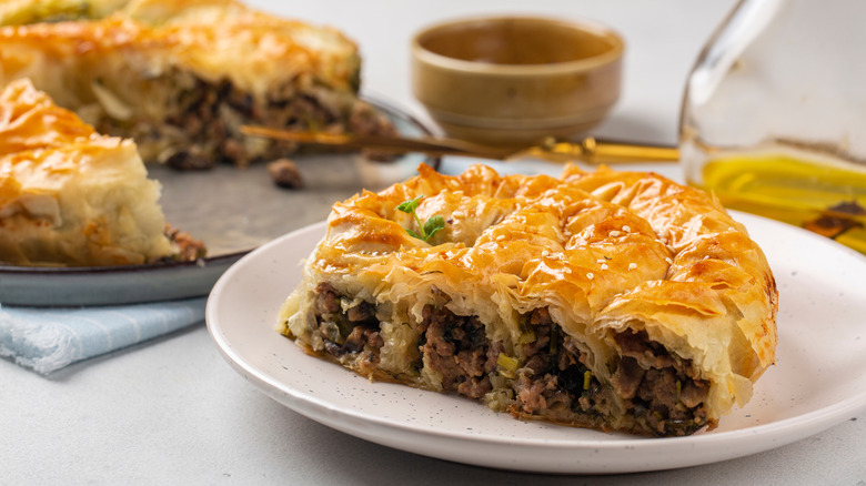 What makes Bulgarian banitsa different from burek