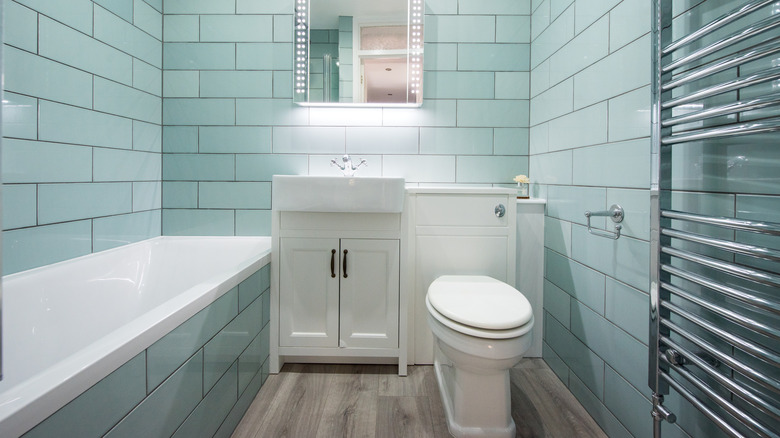 14 small bathroom design ideas that don't skimp out on storage or style