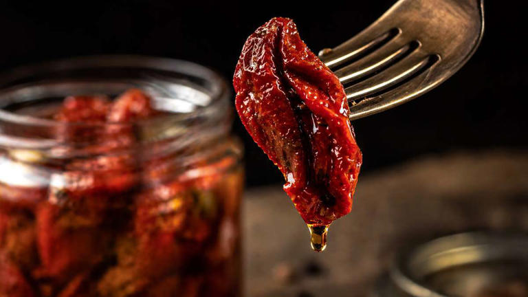 Dried tomatoes in oil: a concentrate of flavor in the pantry and 8 ...