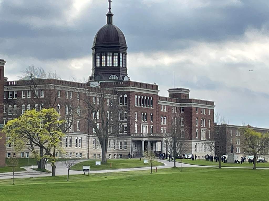 Police investigating bomb threats at 11 Toronto schools