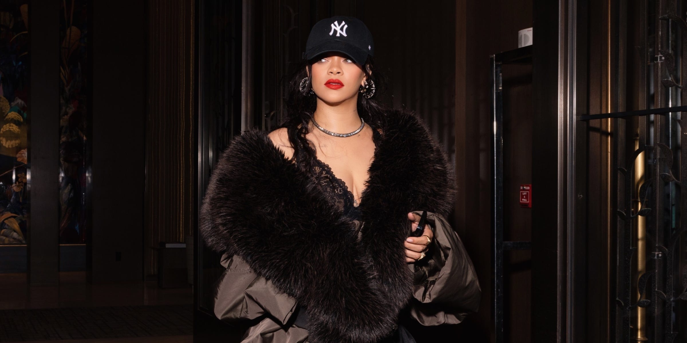 Rihanna’s pre-party look was nearly as fabulous as her red-carpet one