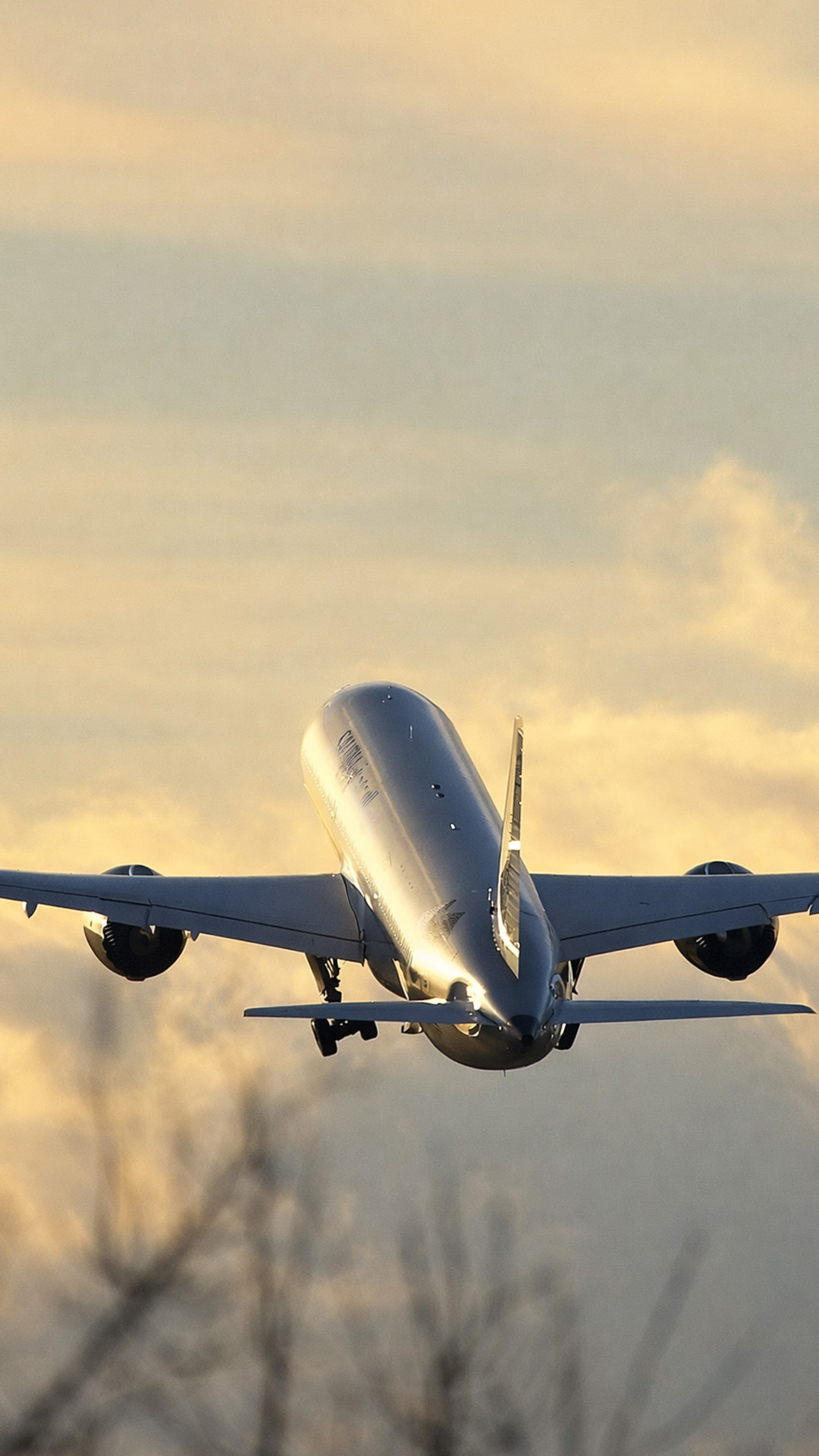Powerful Saudia takeoff caught on camera