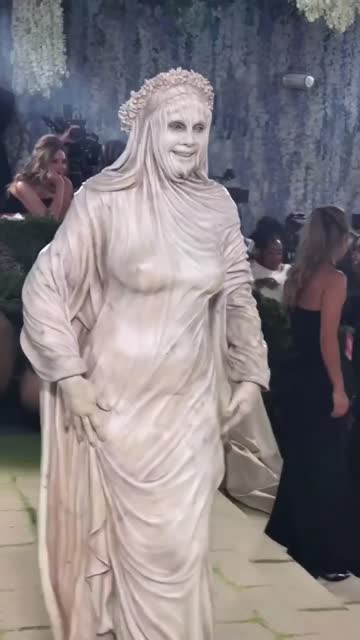 Met Gala'ya bu kostümler damga vurdu! Kimi heykel oldu, kiminin kostümü ...