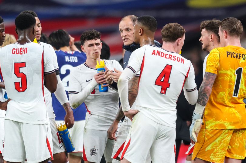 Premier League star 'signs huge contract' despite fans demanding ...