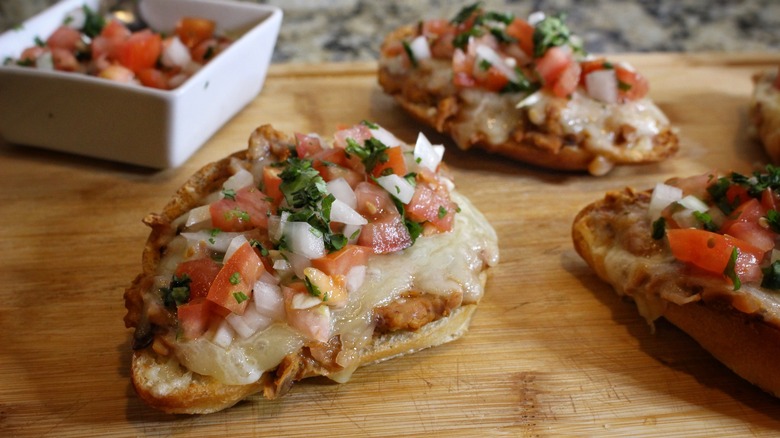 Smoky Mexican molletes recipe