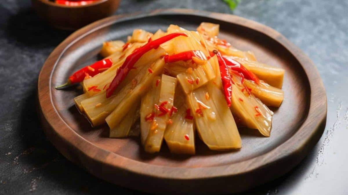 Looking for a healthy pickle? Try this fermented bamboo shoot recipe ...
