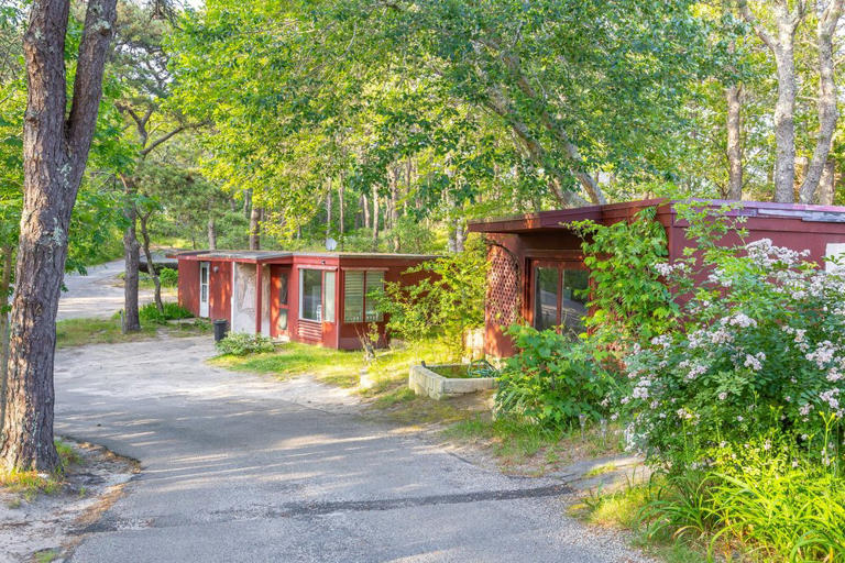 Exclusive: Cape Cod’s historic midcentury modern Wellfleet Colony sells ...