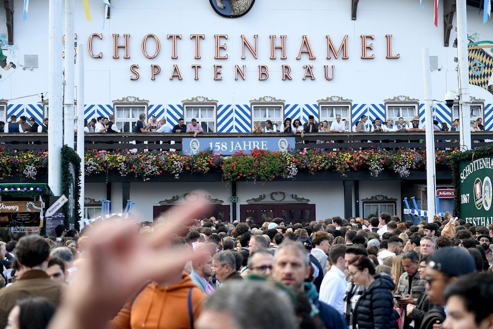 Oktoberfest: Stadt gewinnt Streit um Wiesn-Zelte – doch das Zittern ...