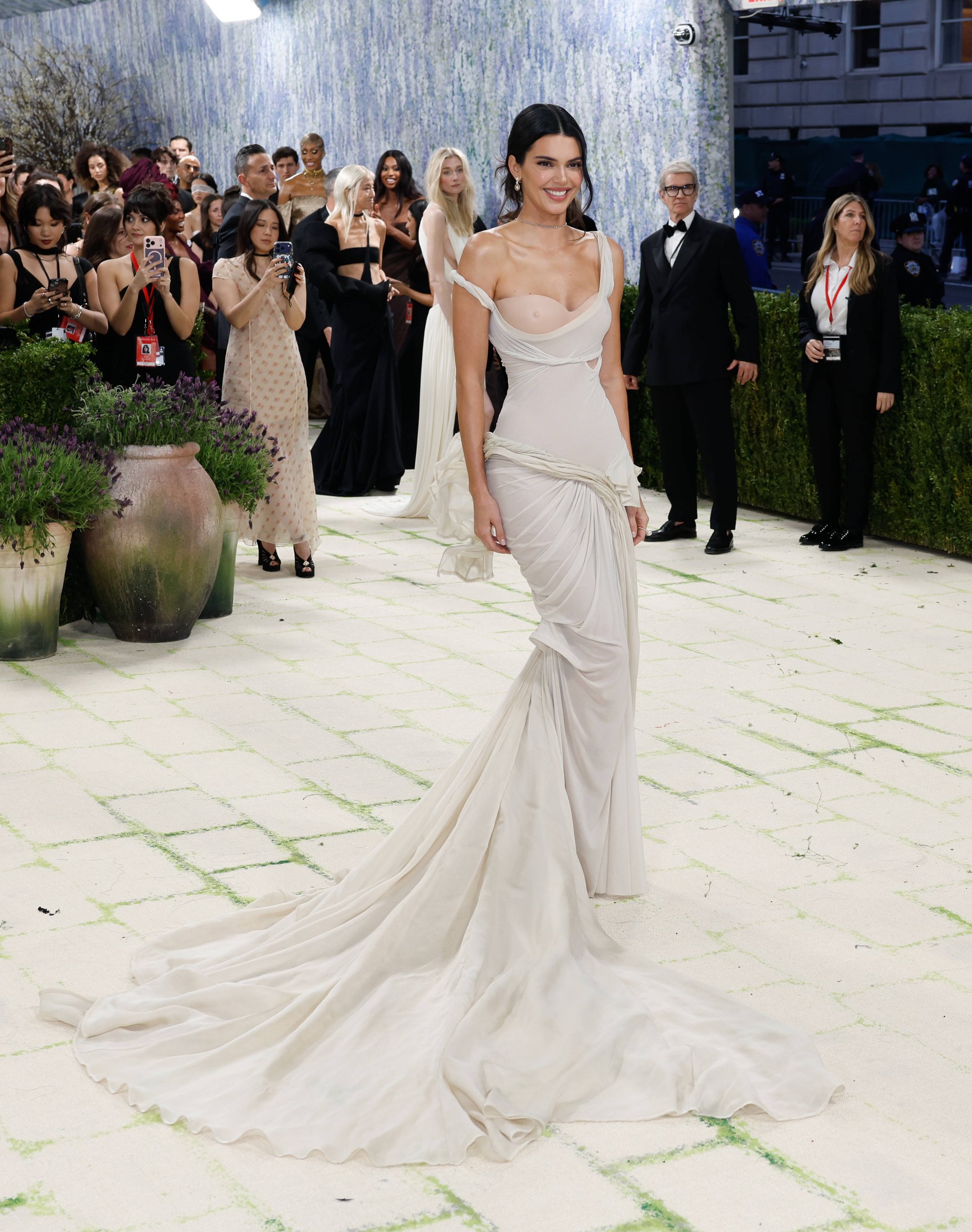 Heidi Klum und Beyoncé mit krassen Kleidern: Diese Looks der Met Gala ...