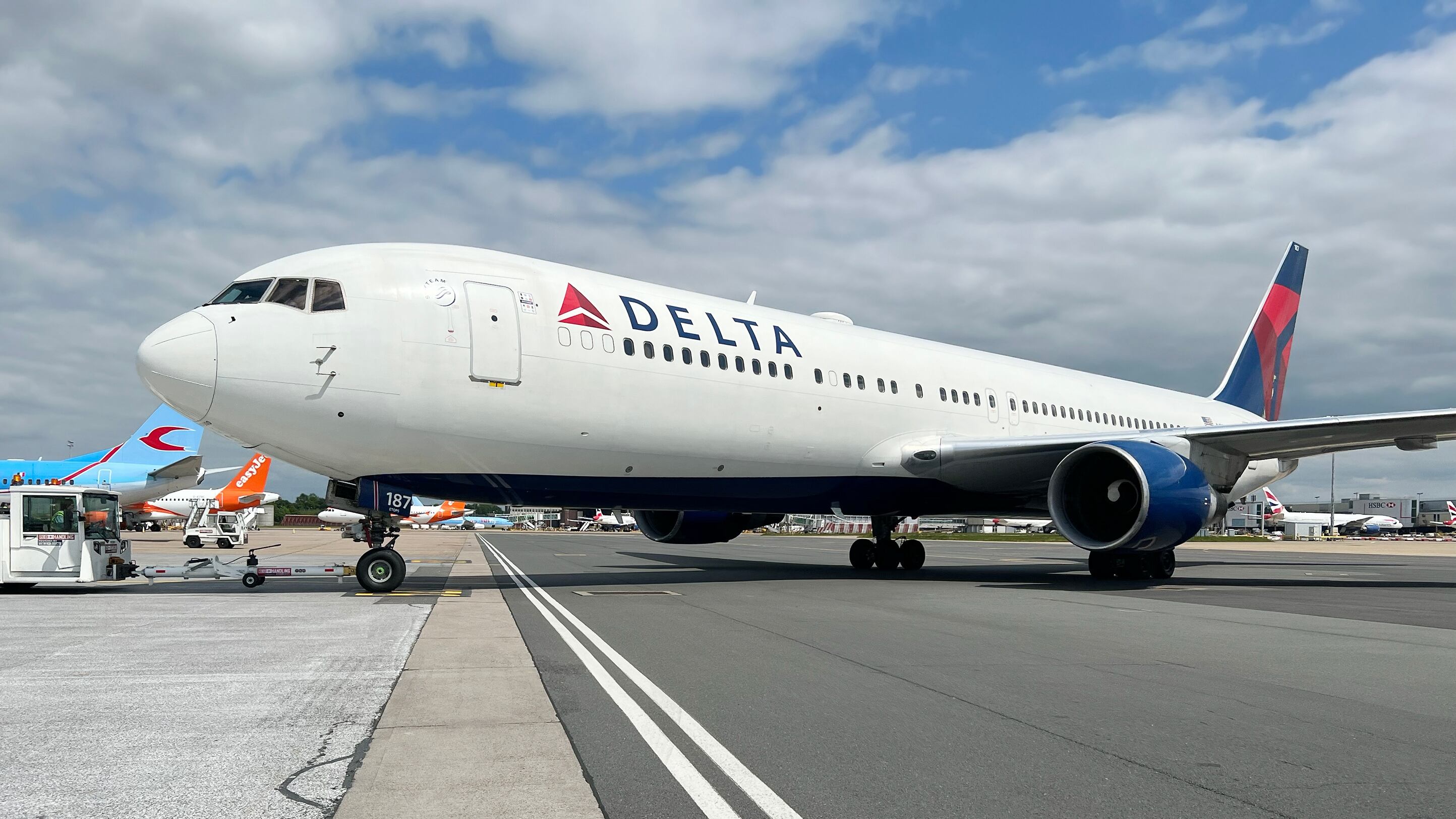 Delta grounds food, snacks on short-haul flights