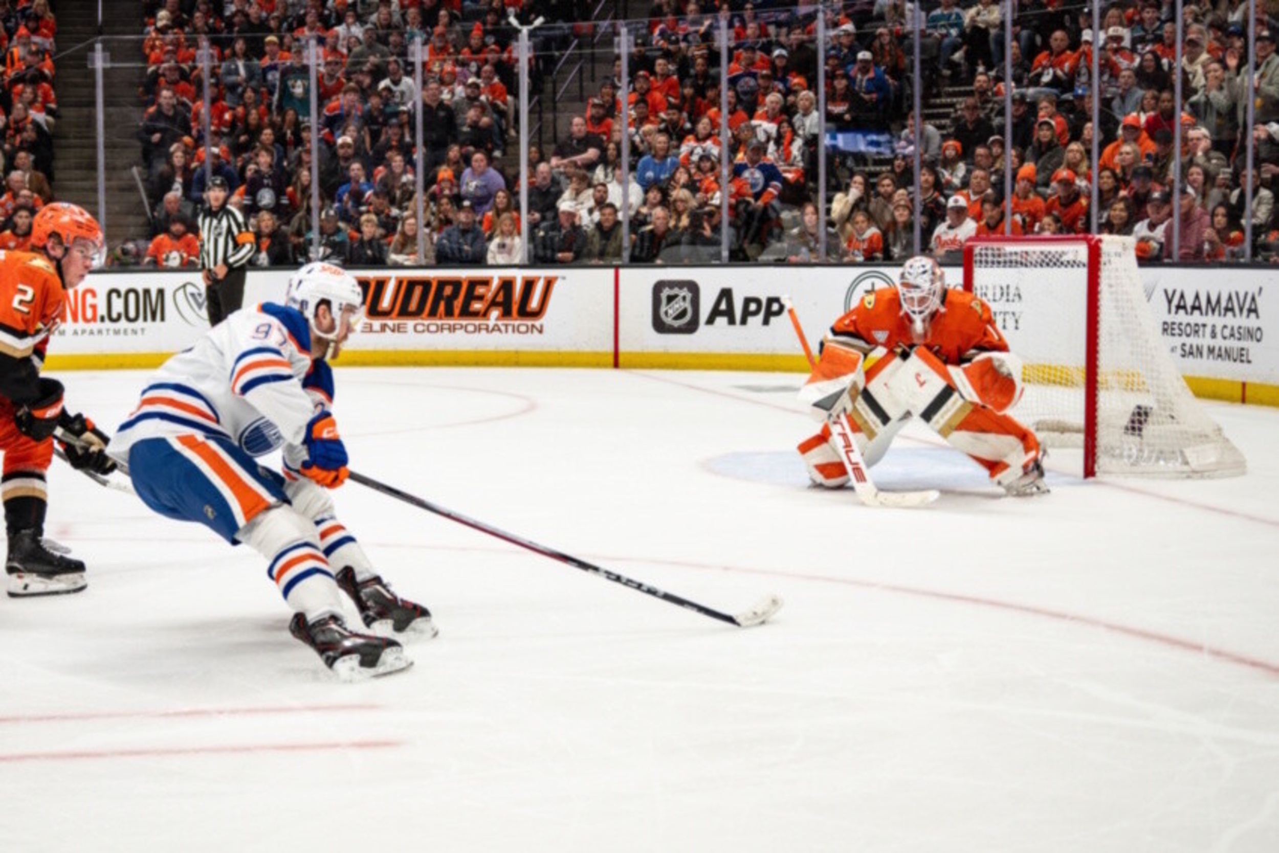 Is the window closing to keep Connor McDavid in Edmonton?