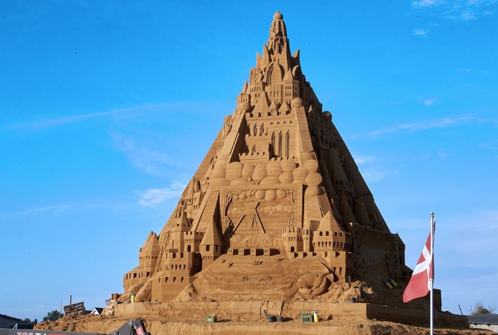 15 sand sculptures that your sandcastle can't compete with