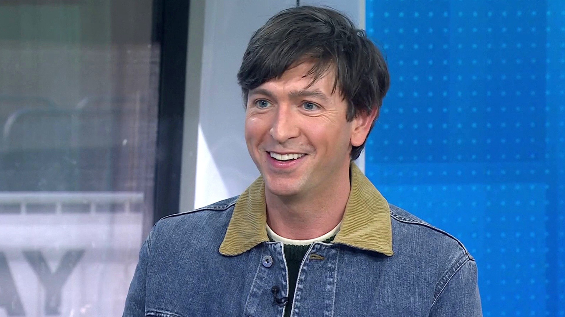 Nicholas Braun on perfecting British accent in ‘Sheep Detectives’