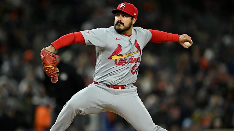 Re-sign or cut ties? How 4 Cardinals contracts are trending early